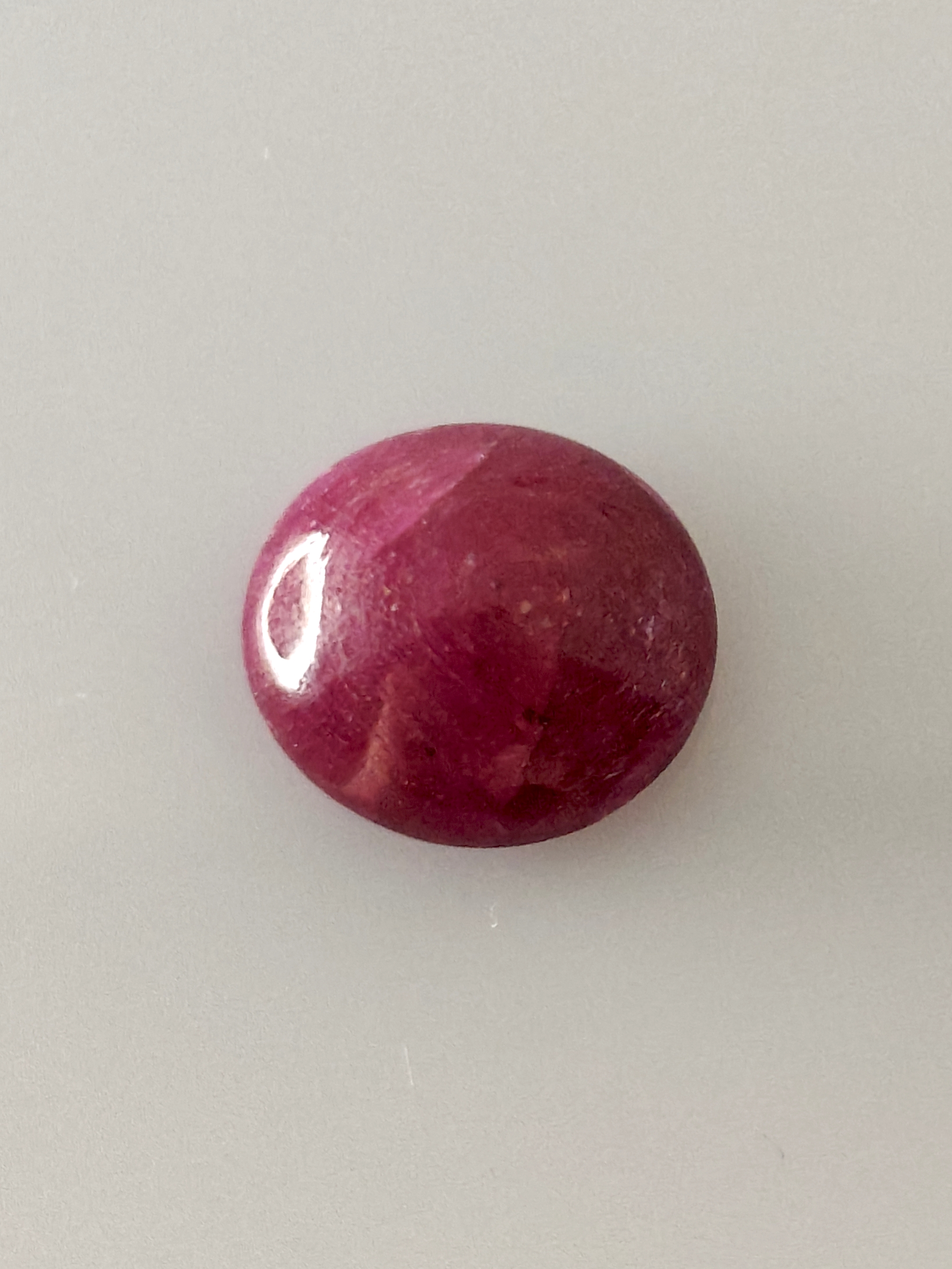 Rubiini 4,8 ct ovaali – Jalokivitukku.com