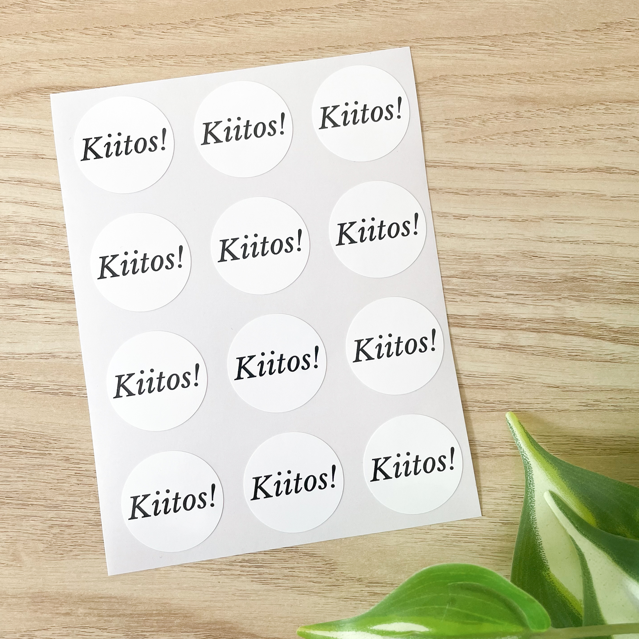 Kiitos -tarrat, 100kpl, 3cm – Kotoa Kangaskauppa