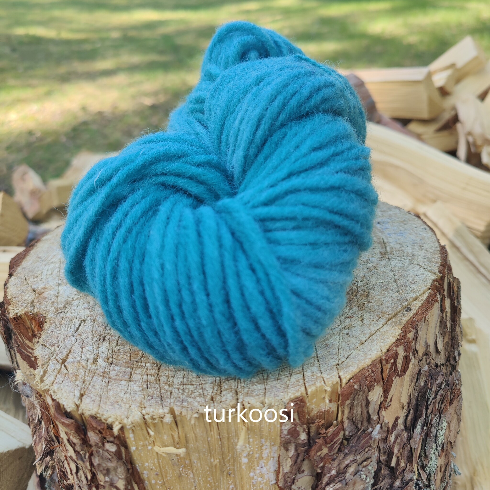 Päivillanka Muhku (100g/80m) Kotimainen, pehmeä ja paksu hahtuvalanka ...