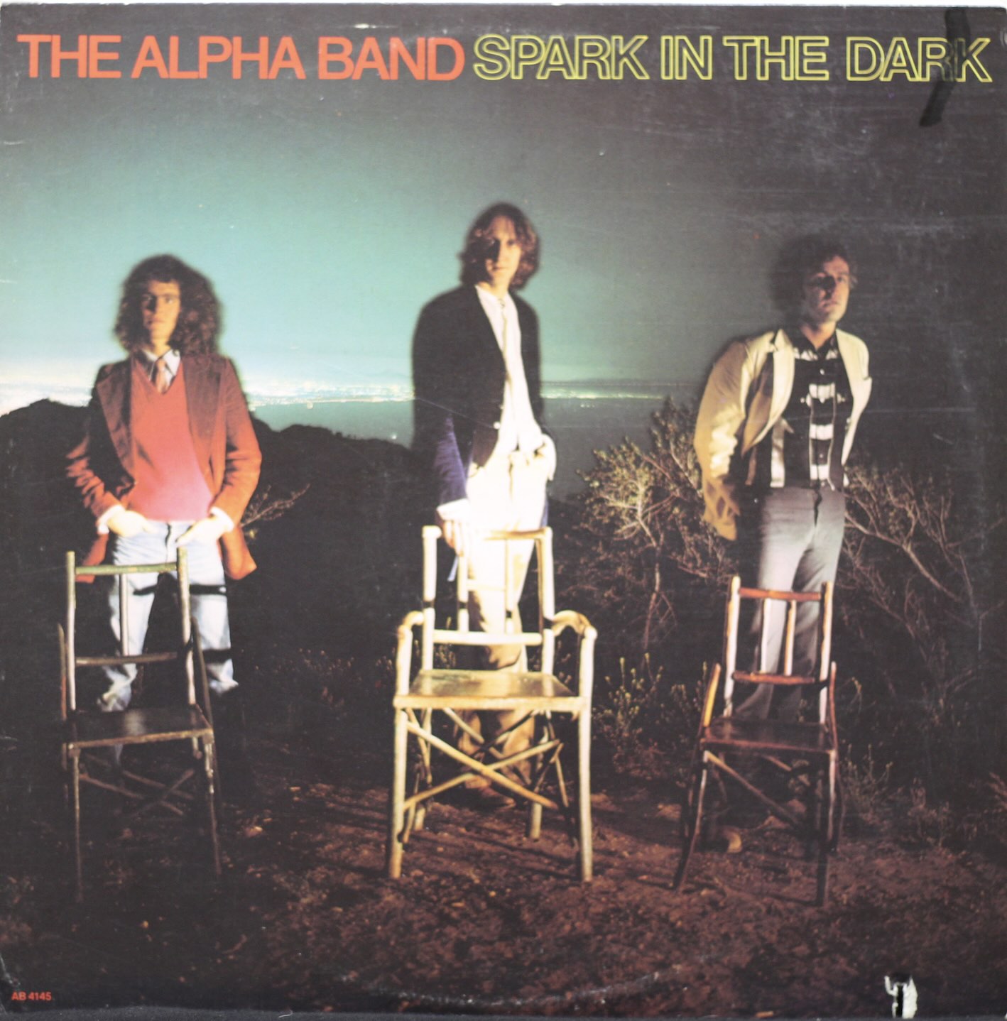 Alpha Band: Spark In The Dark LP (Käyt) – Äänilevykauppa älppäri.fi