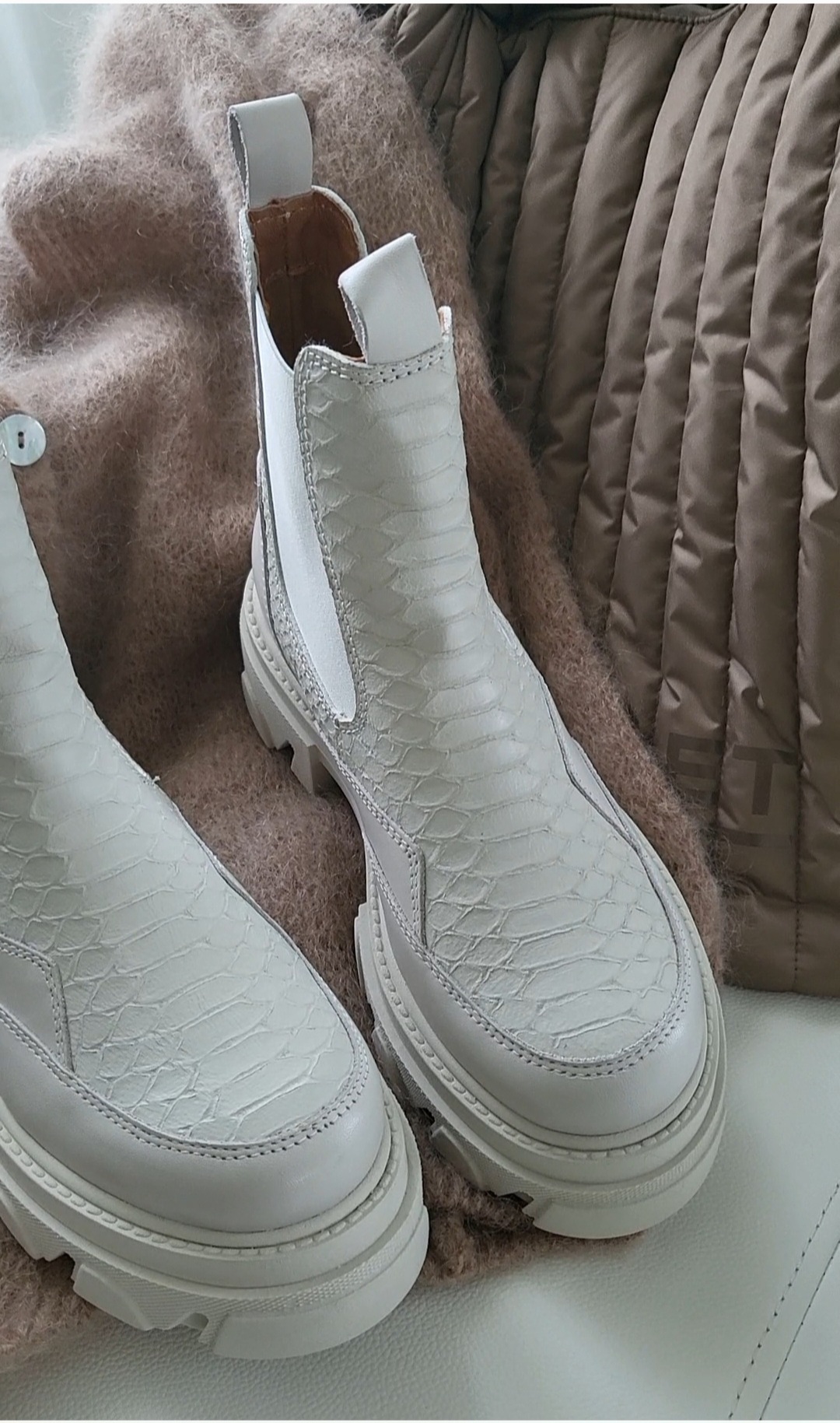 SHOE BIZ COPENHAGEN Ulrica Anaconda Cream – Divitia