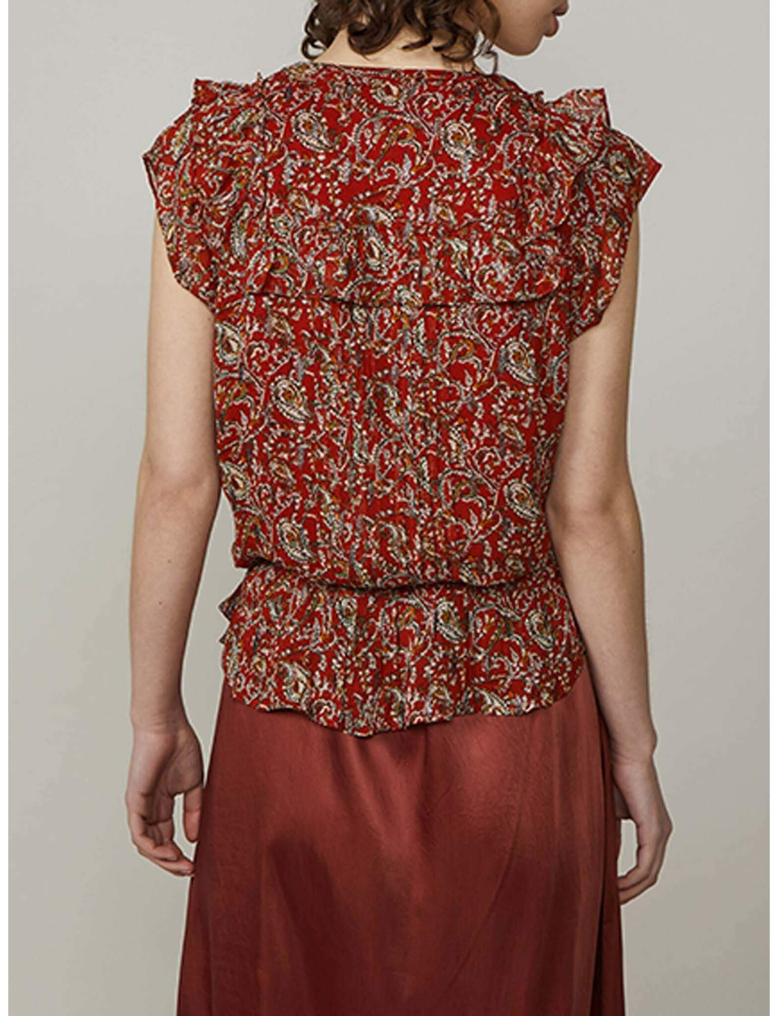 Summum Woman Ruffle Paisley Top Mahogany – Divitia