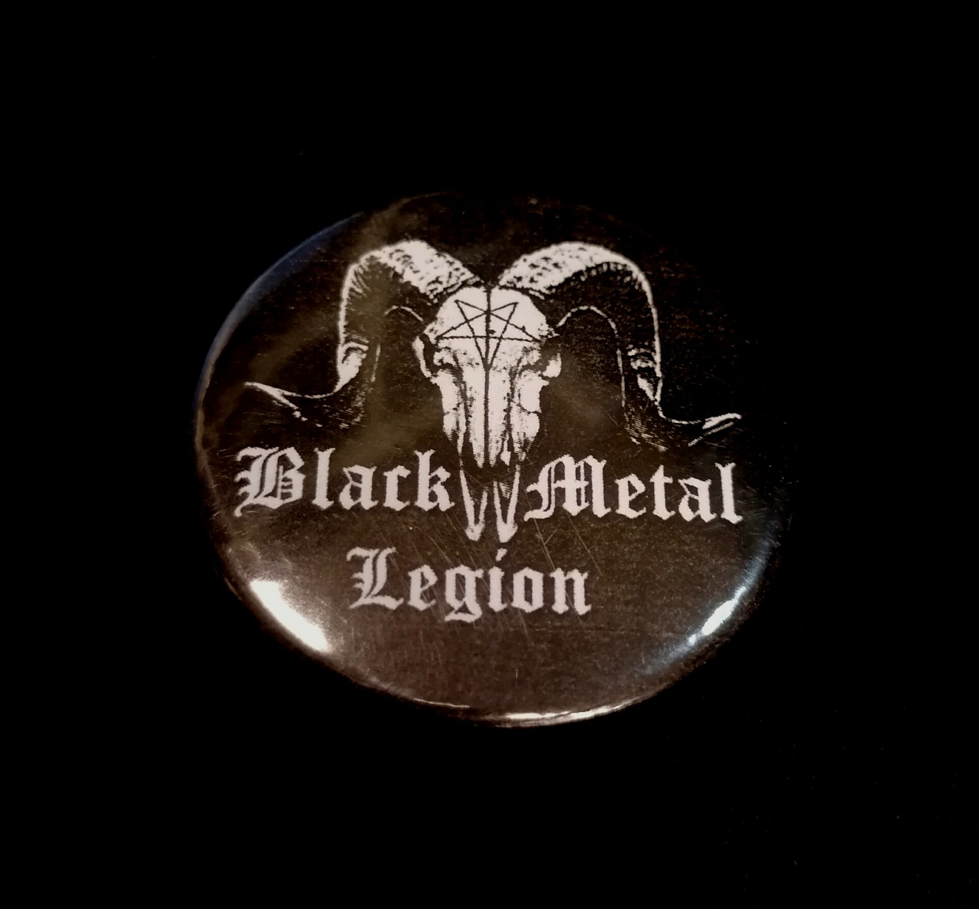 Black metal legion -button – Horror-Shop verkkokauppa