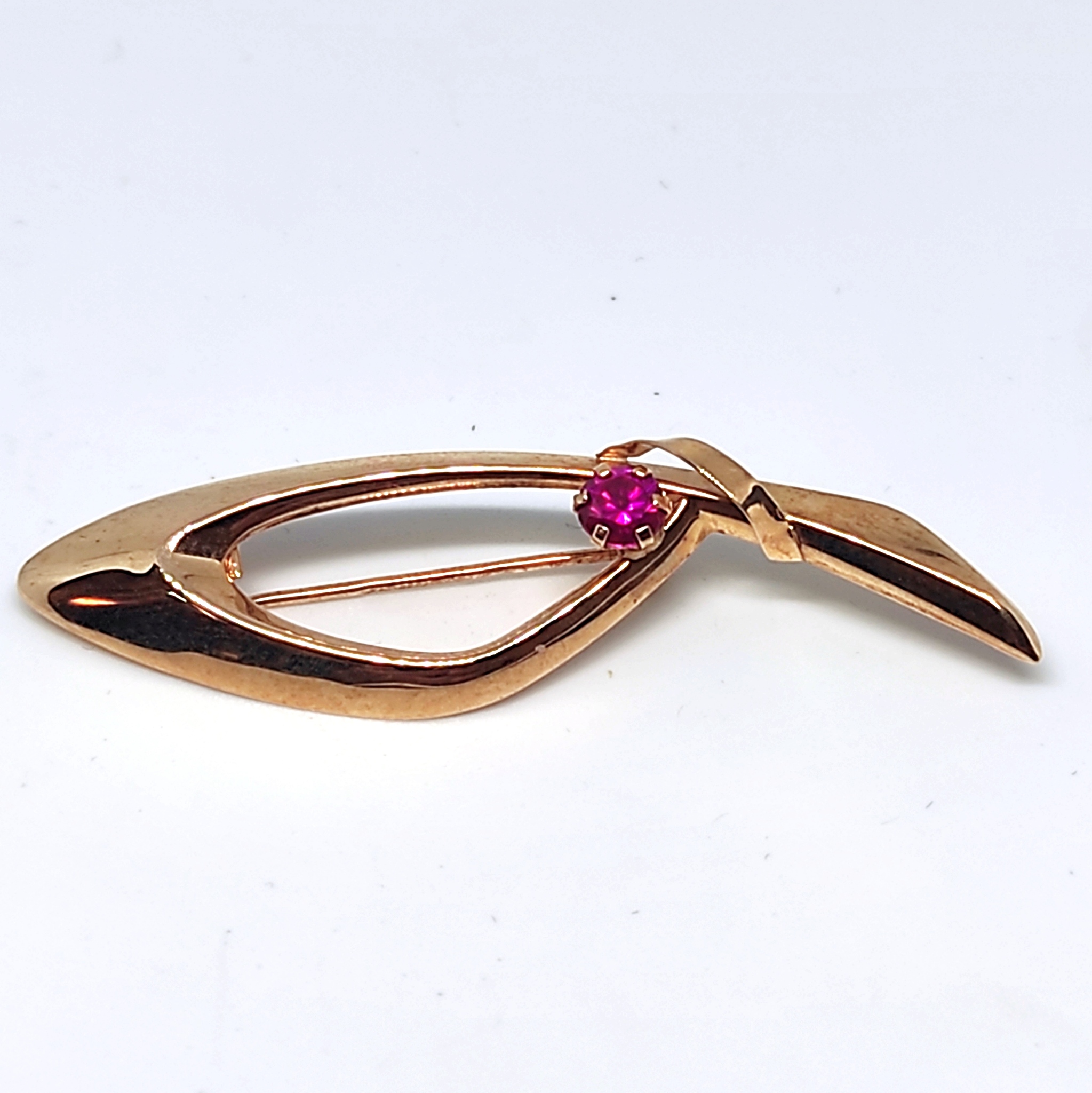 Kultainen rintaneula – Koruale