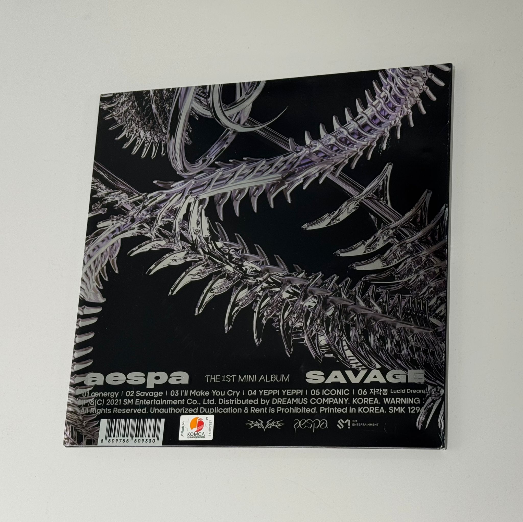 [KÄYTETTY] AESPA - SAVAGE (1ST MINI ALBUM) SYNK DIVE VER. – ONNIGOM