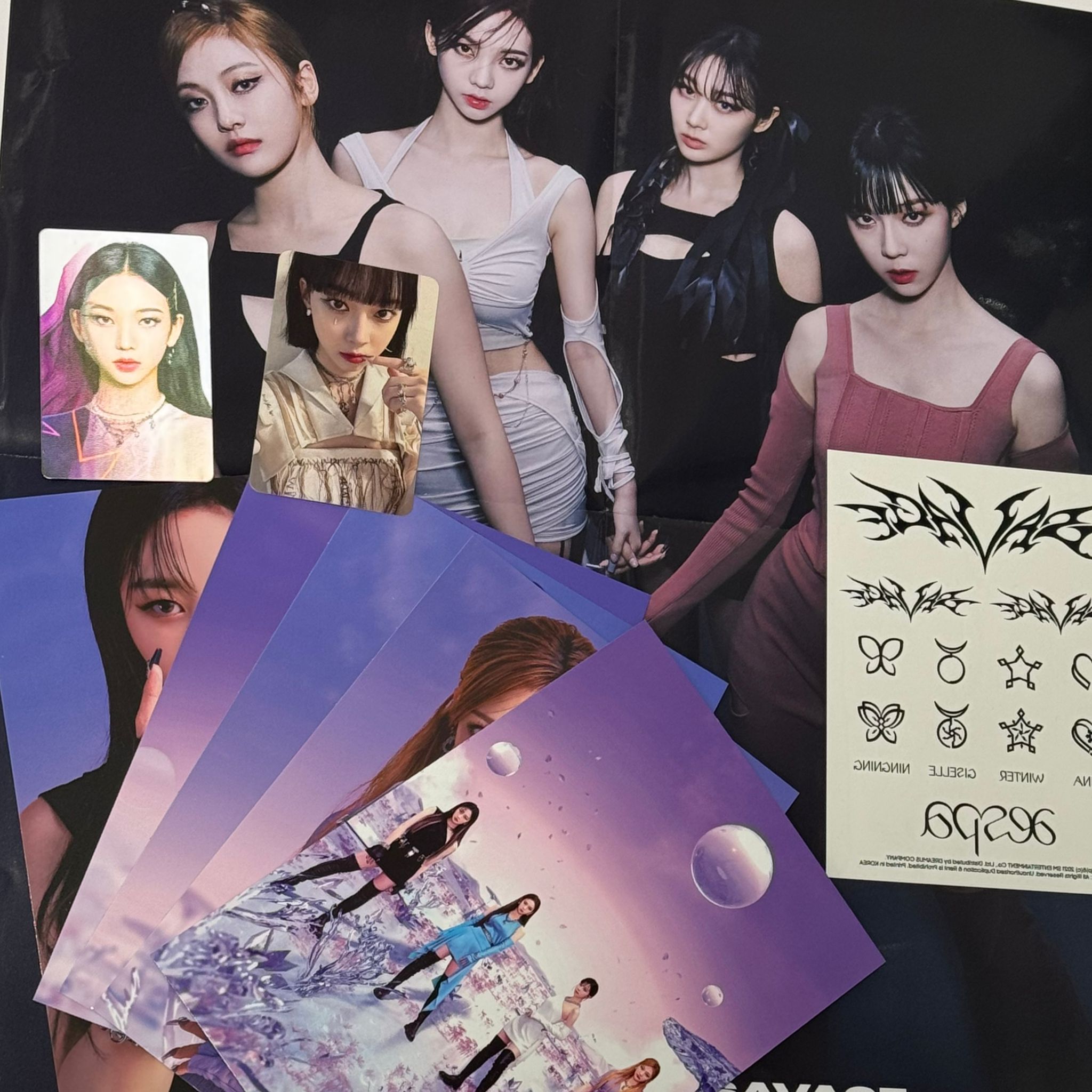 [KÄYTETTY] AESPA - SAVAGE (1ST MINI ALBUM) SYNK DIVE VER. – ONNIGOM