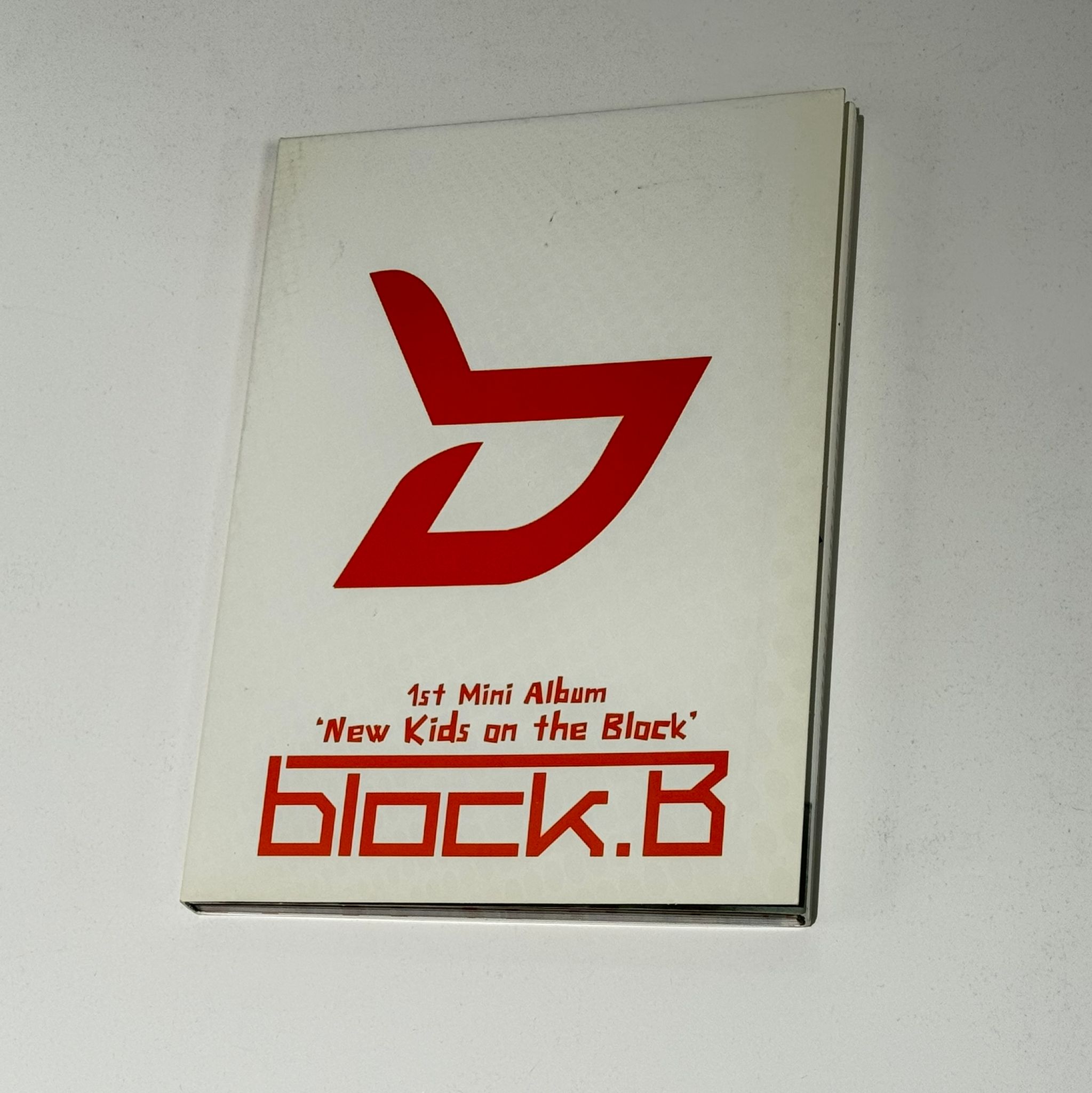 [KÄYTETTY] BLOCK B - NEW KIDS ON THE BLOCK (1ST MINI ALBUM) – ONNIGOM