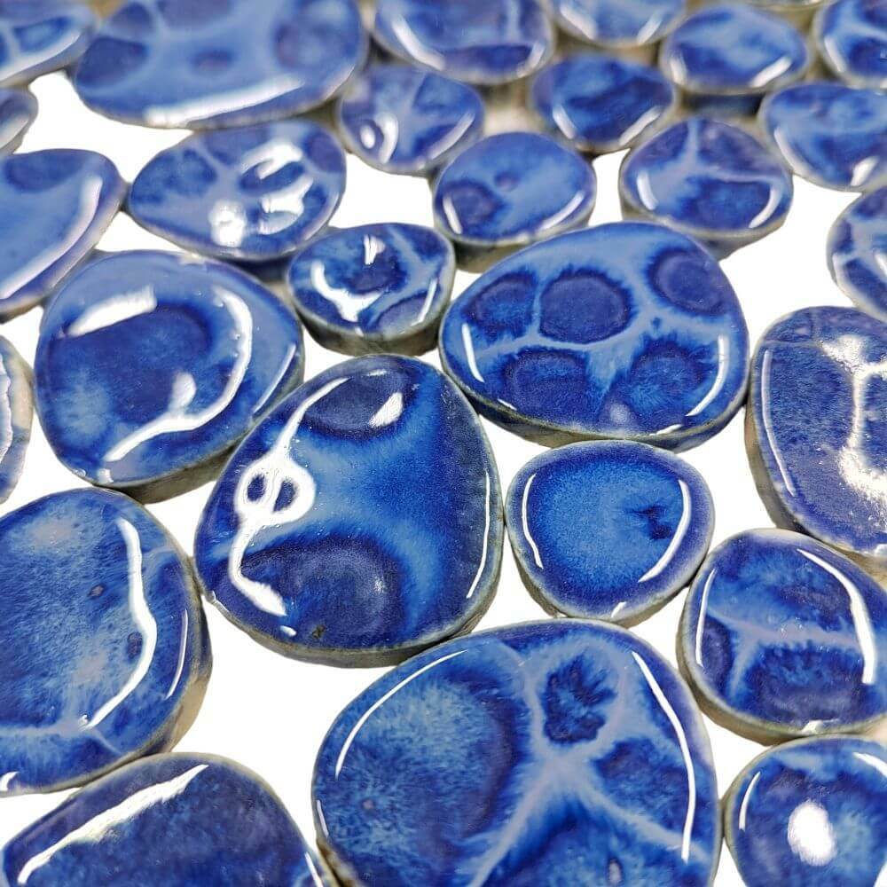 Siniset keraamiset mosaiikkipalat – MosaiikkiMyymälä